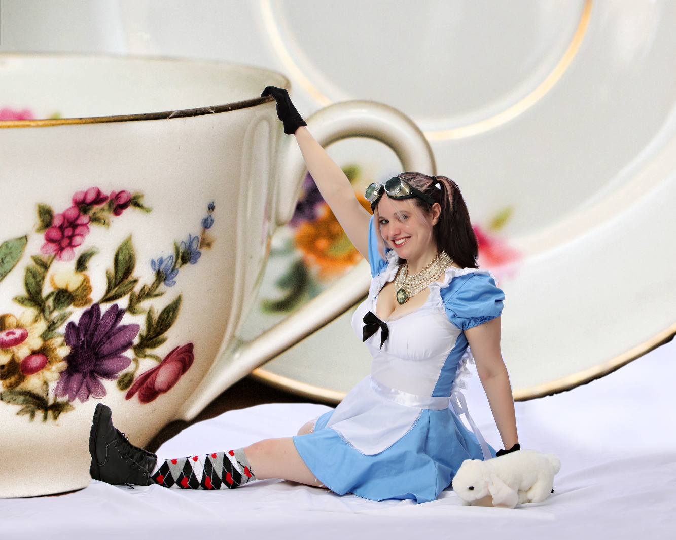 alice_full_444a – Amber Unmasked