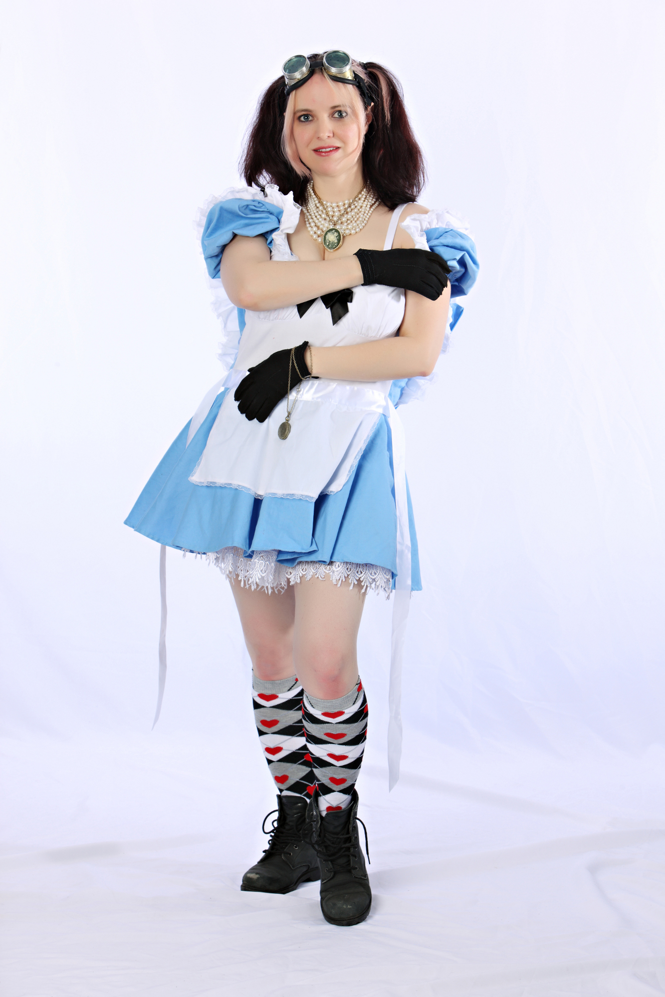 alice_strip_495 – Amber Unmasked